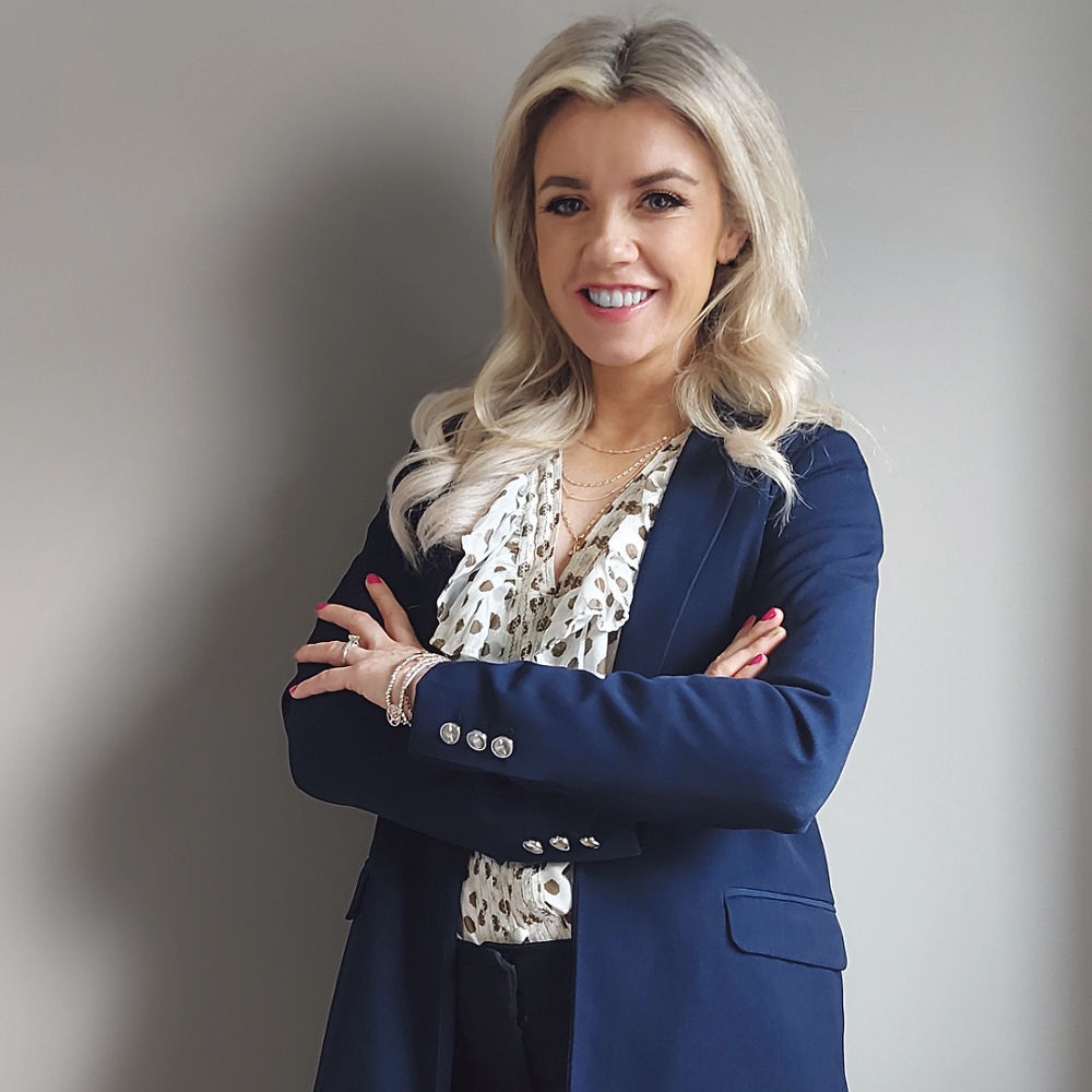 Emma puts fashionable spin on traditional equestrian clothing | Echo.ie