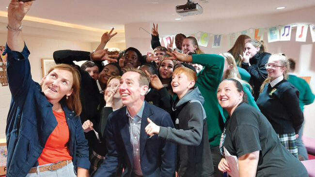 Ryan Tubridy’s visit lifted spirits in the community | Echo.ie